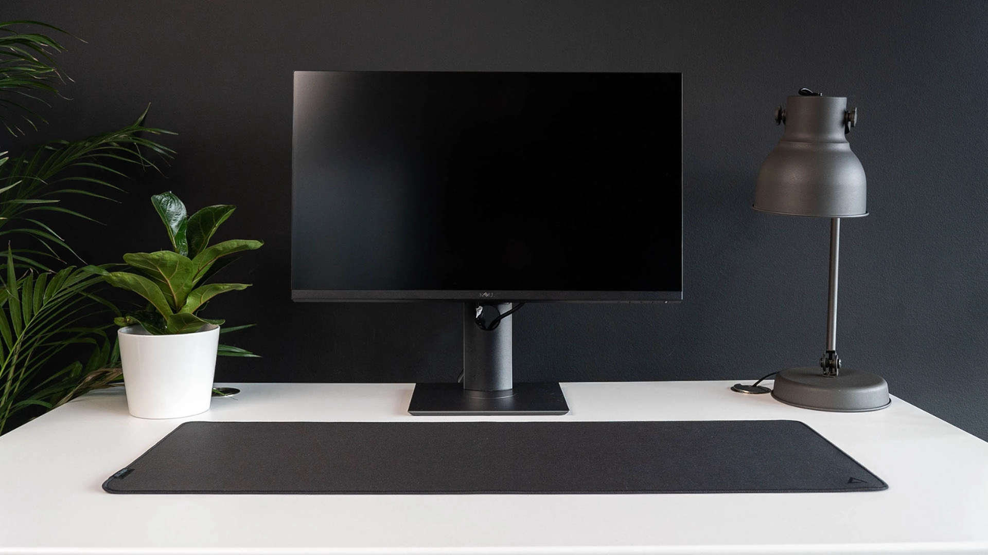 Deltahub Desk Pad - The Mouse Pad that Stays in Place