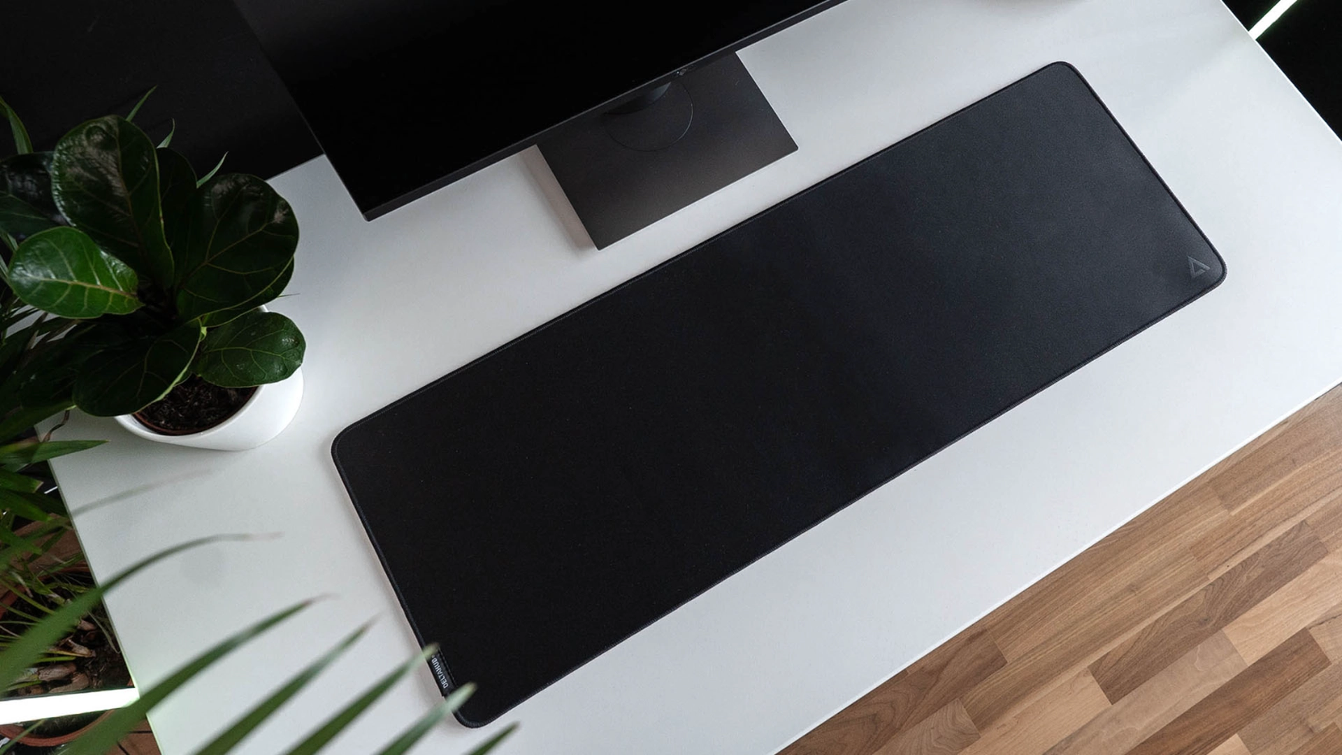 Deltahub Desk Pad - The Mouse Pad that Stays in Place