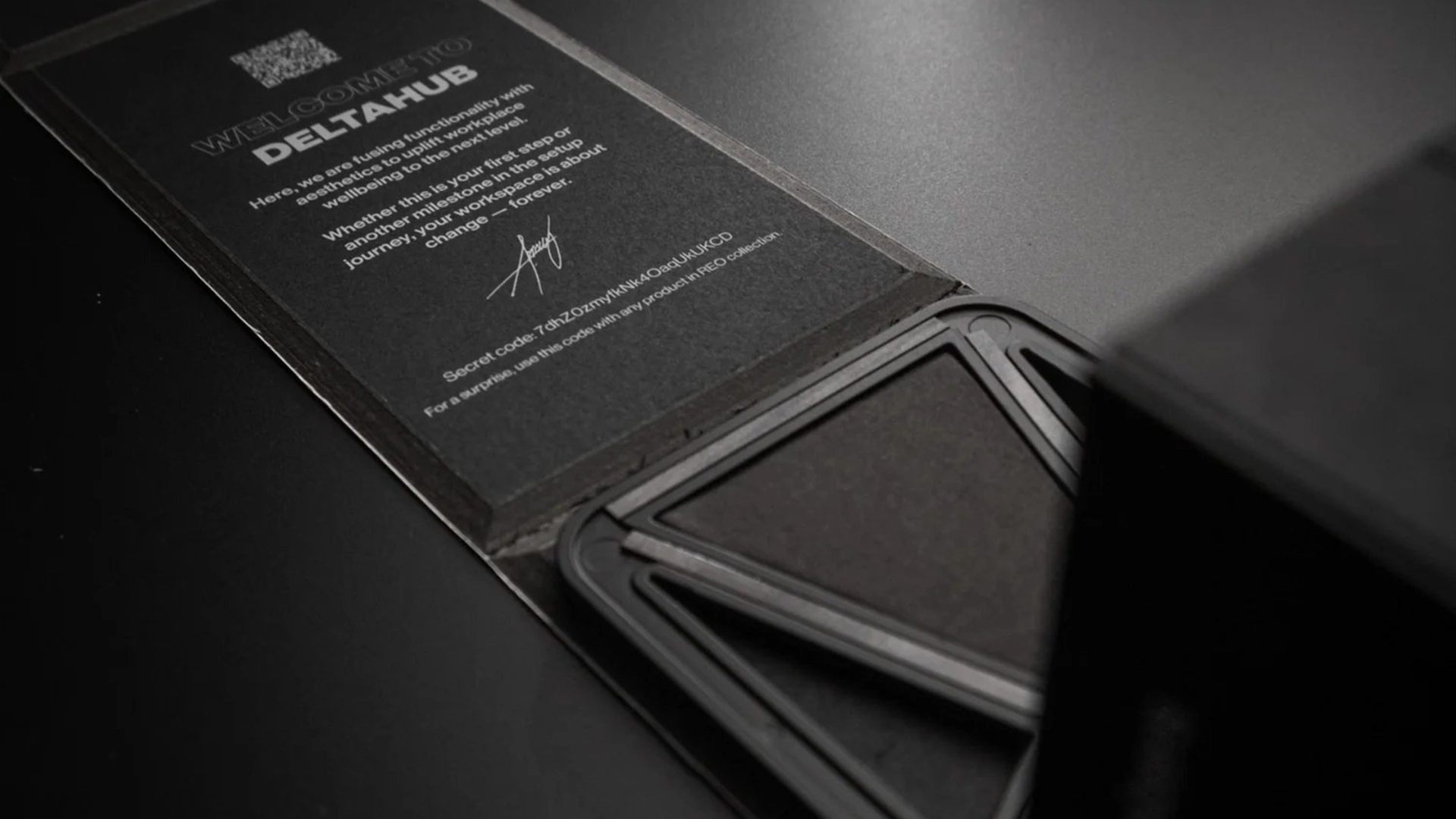 Deltahub REO Pen Holder