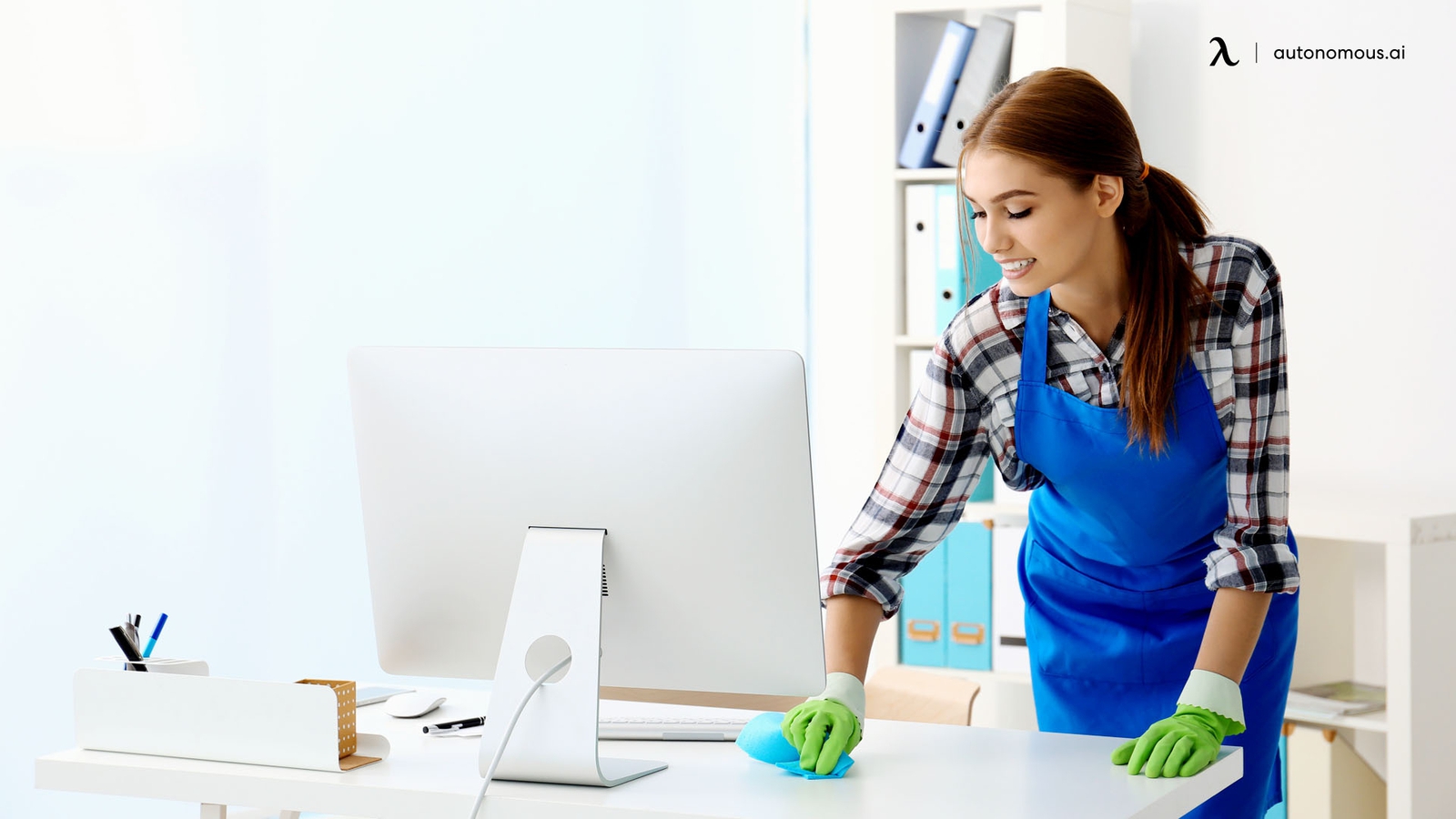 Full Guide to a Clean Office Desk for Hygienic and Productive Workflow