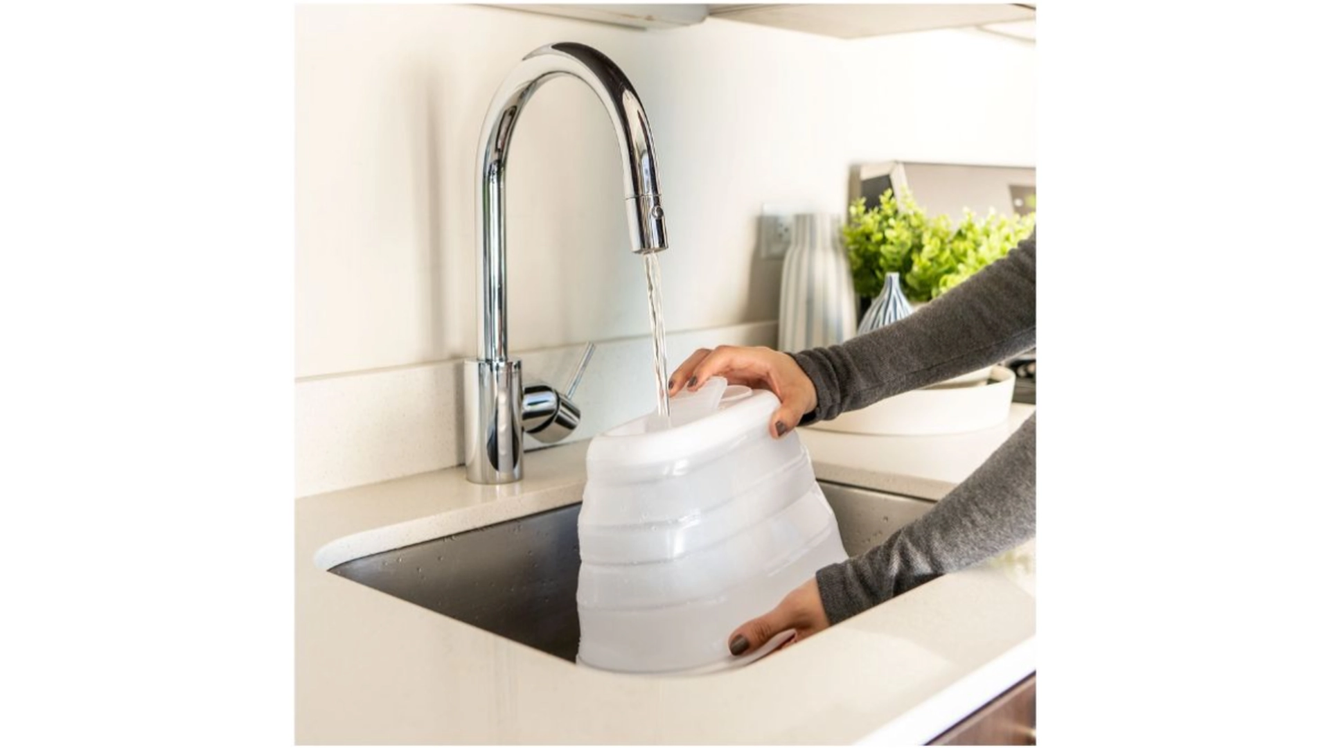 Crane x Halls Collapsible 1 Gal. Cool Mist Humidifier