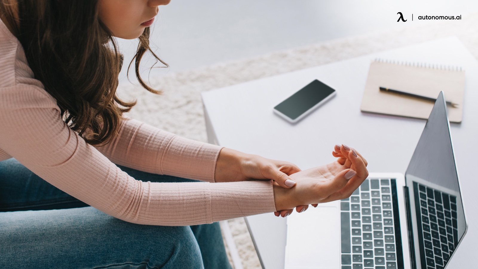 How to Prevent Circulation Problems While Working a Desk Job