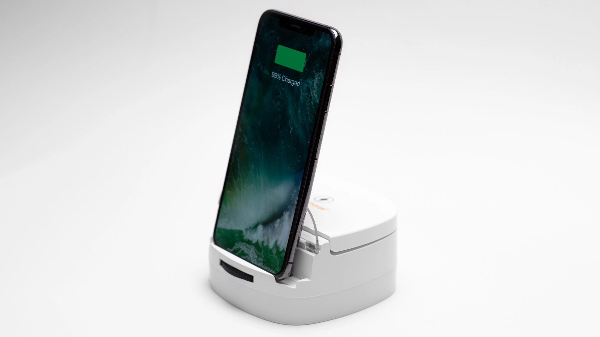 Lumicharge-UD fast wireless charger. Compact, convenient & fast.