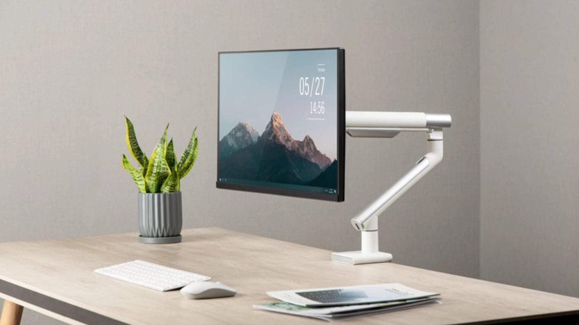 Single Monitor Mount Articulating Arm (Arctic White)